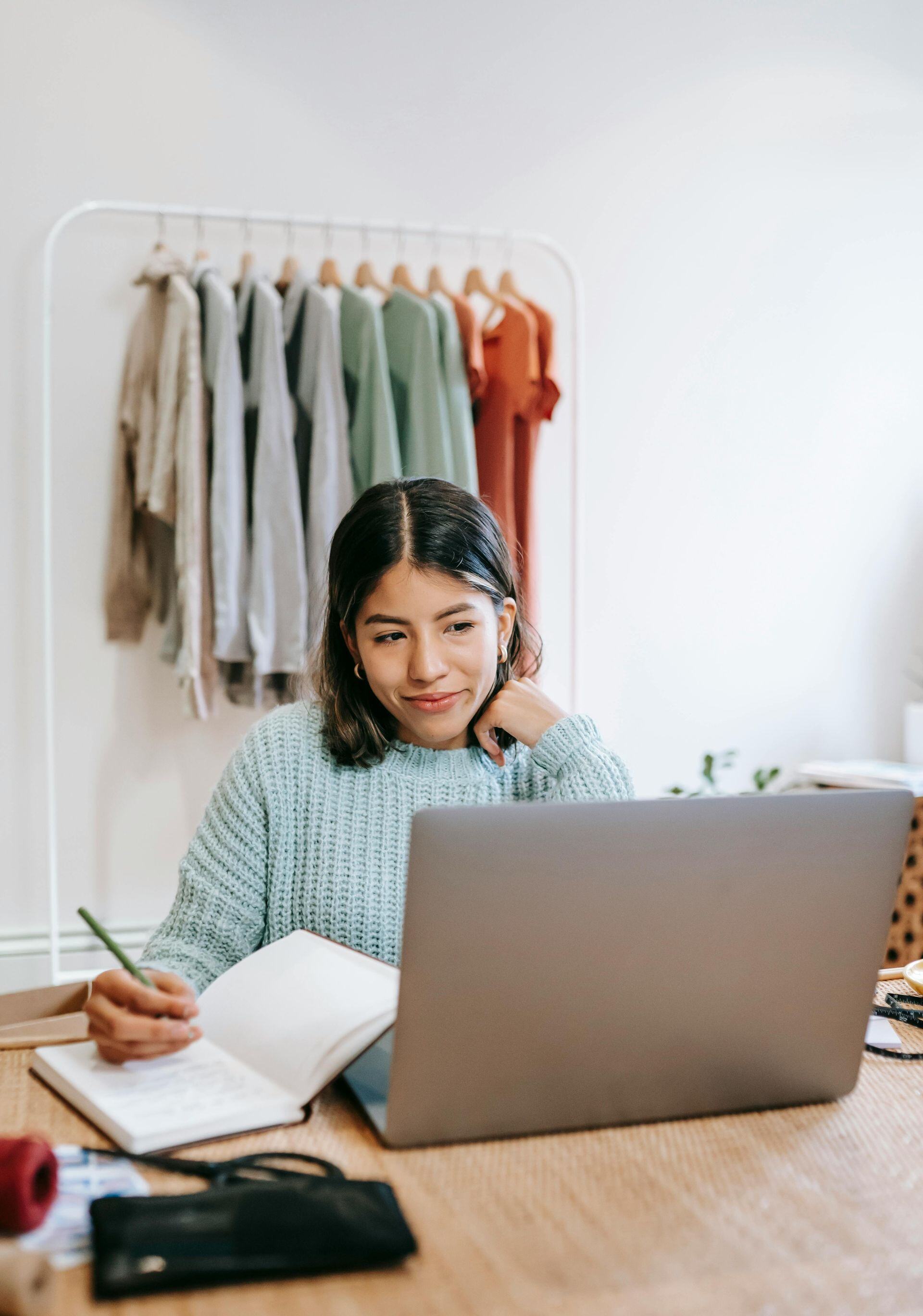 Onsite Manager Job Description: Duties, Skills & Daily Checklist